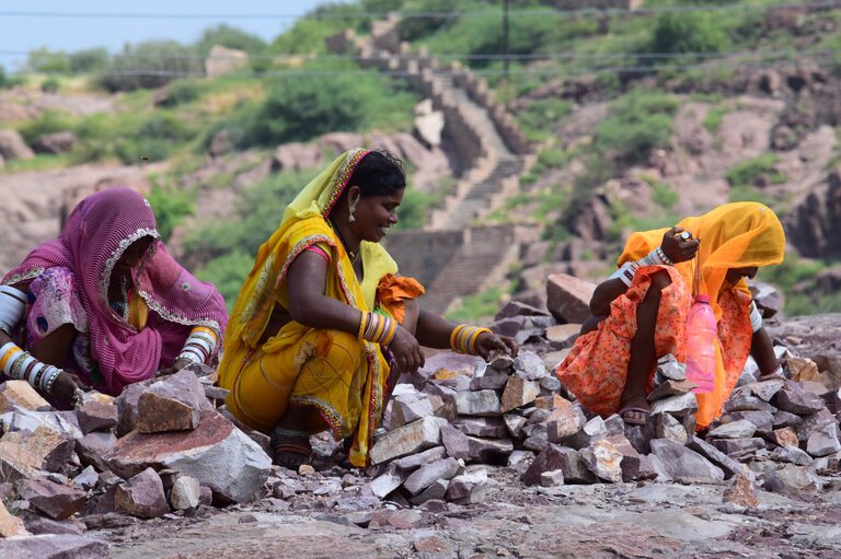 Gender and Livelihoods: A Gender Transformative Approach - Azim Premji ...